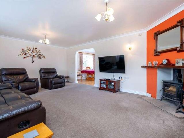 5 bed house for sale