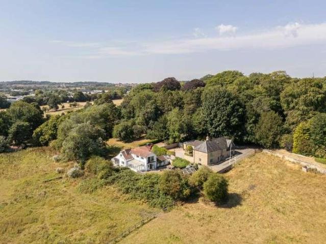 5 bed house for sale