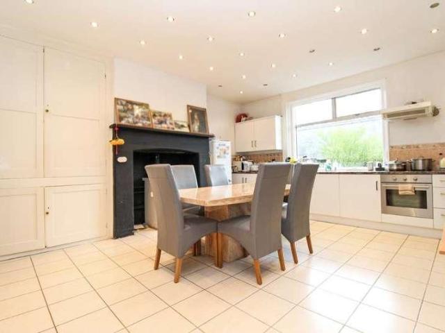 5 bed house for sale