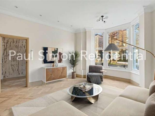 5 bed house for sale