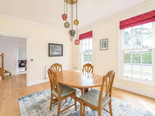 5 bed house for sale