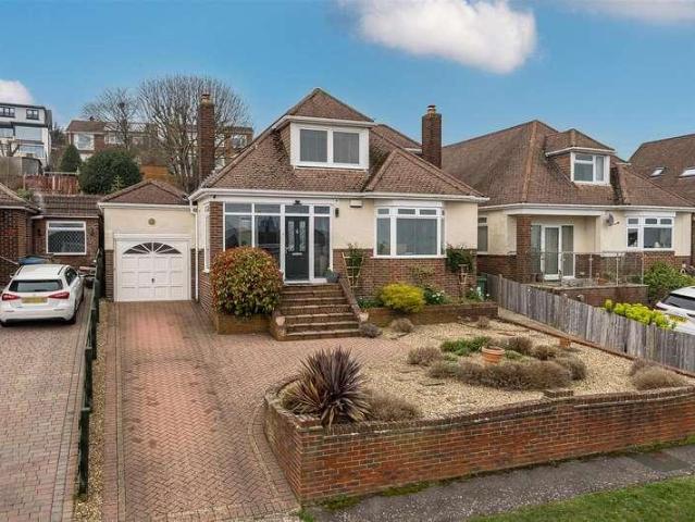 5 bed house for sale