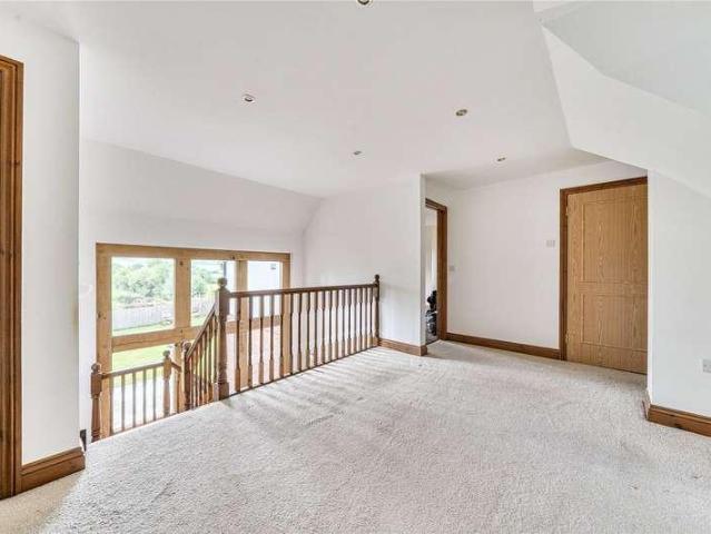 5 bed house for sale