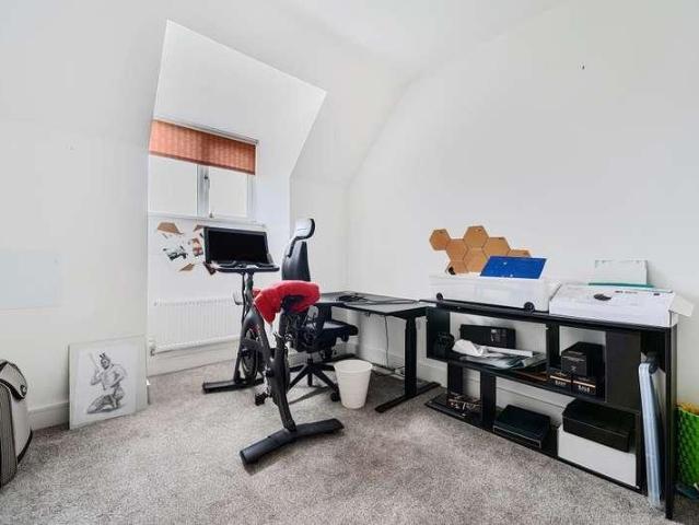 5 bed house for sale