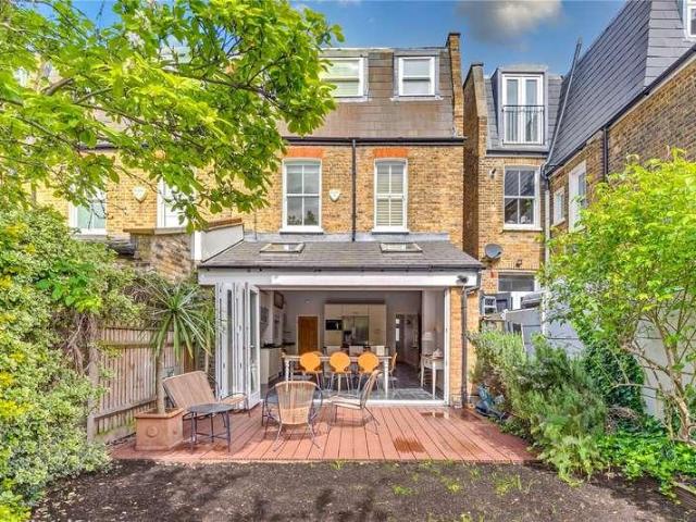 5 bed house for sale