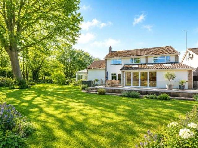 5 bed house for sale