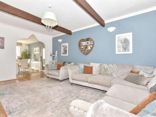5 bed house for sale