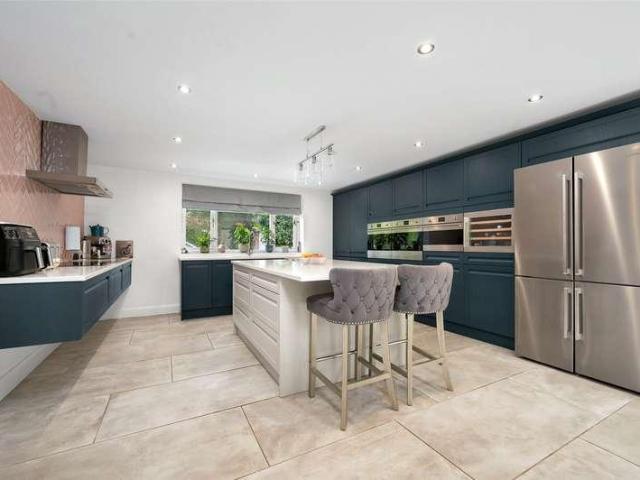 5 bed house for sale