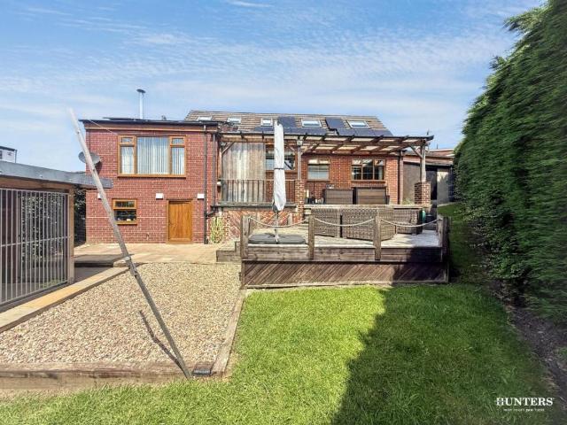 5 bed house for sale