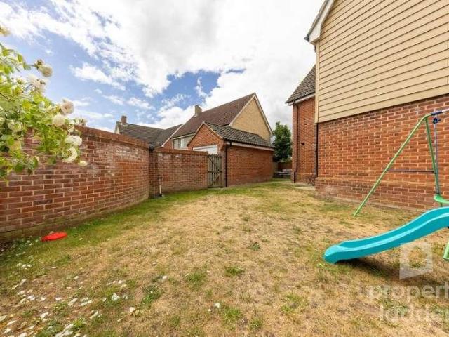 5 bed house for sale
