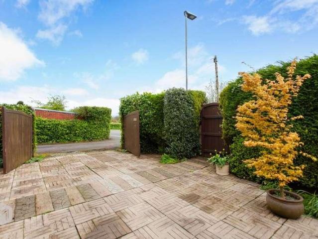 5 bed house for sale