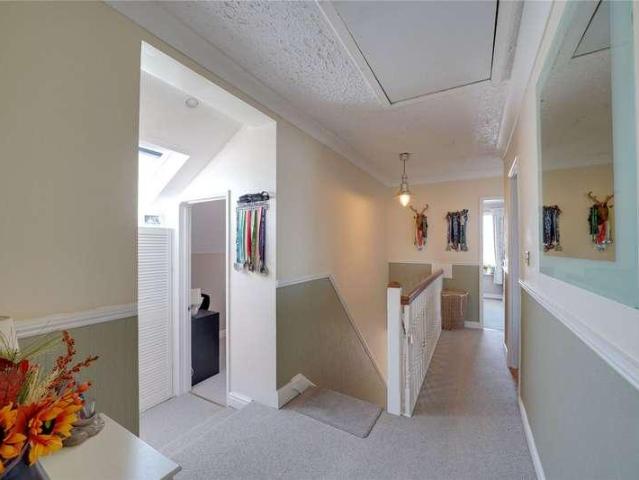 5 bed house for sale