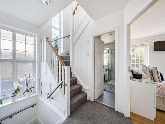 5 bed house for sale