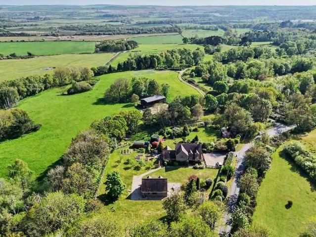 5 bed house for sale