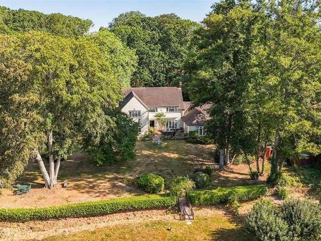5 bed house for sale