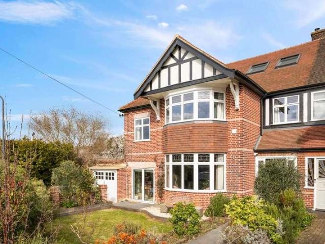 5 bed house for sale