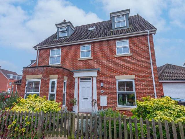 5 bed house for sale