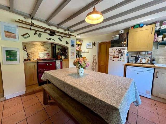 5 bed house for sale