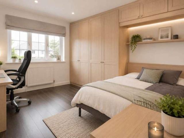 5 bed house for sale