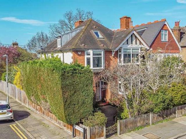 5 bed house for sale