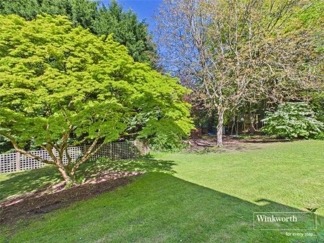 5 bed house for sale
