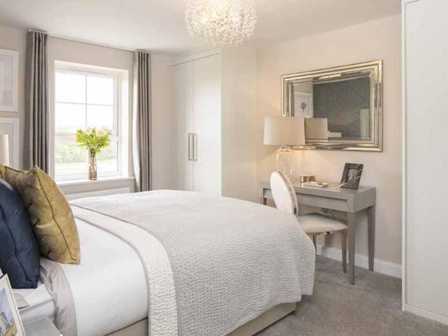 5 bed house for sale