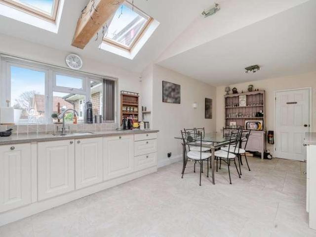 5 bed house for sale