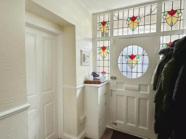 5 bed house for sale