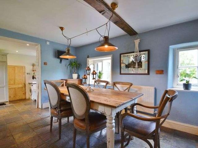 5 bed house for sale