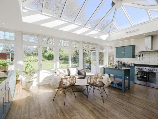5 bed house for sale