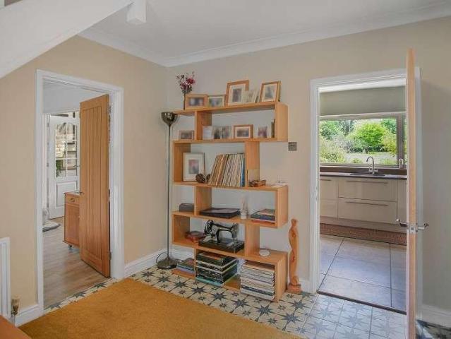 5 bed house for sale