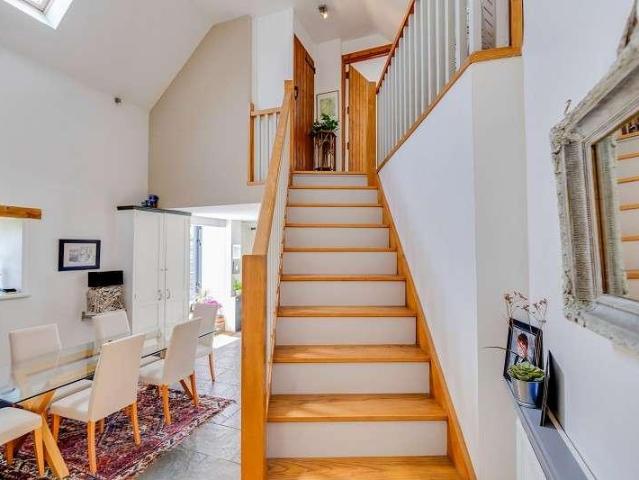 5 bed house for sale