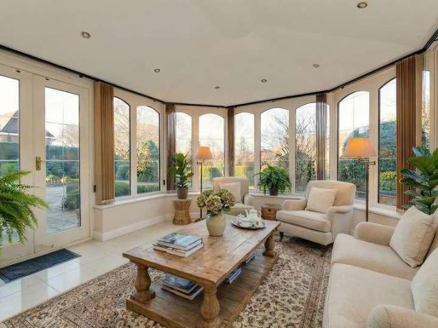 5 bed house for sale