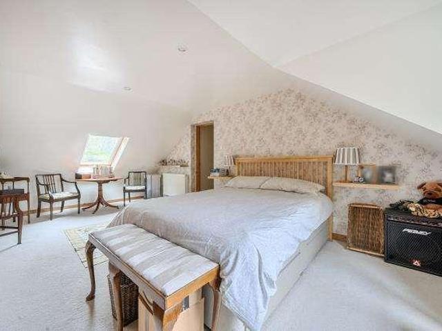 5 bed house for sale