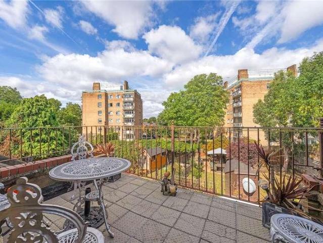 5 bed house for sale