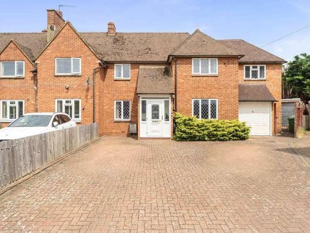 5 bed house for sale