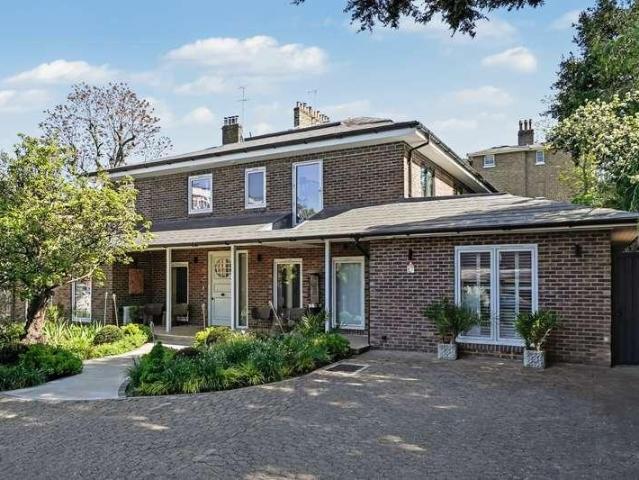 5 bed house for sale