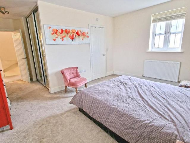 5 bed house for sale