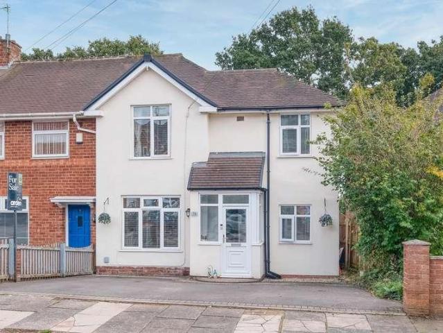 4 bed house for sale