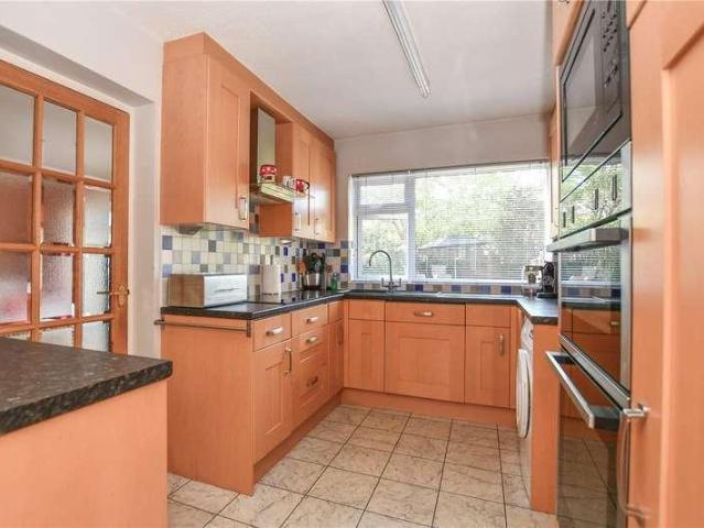 5 bed house for sale