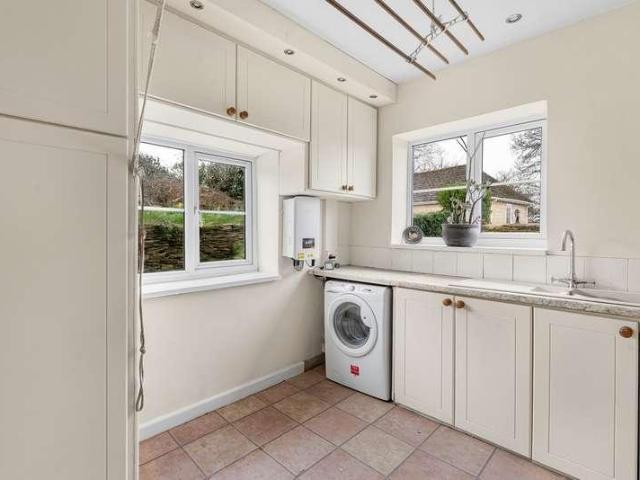5 bed house for sale