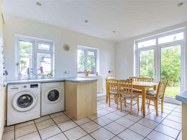 5 bed house for sale