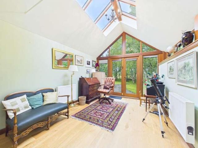 5 bed house for sale