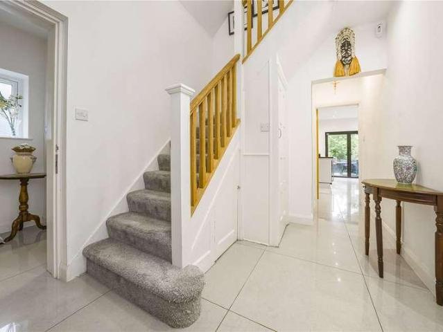 5 bed house for sale