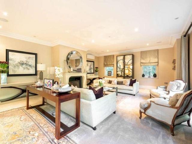 4 bed flat for sale