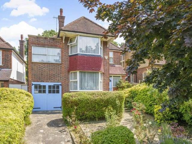 5 bed house for sale