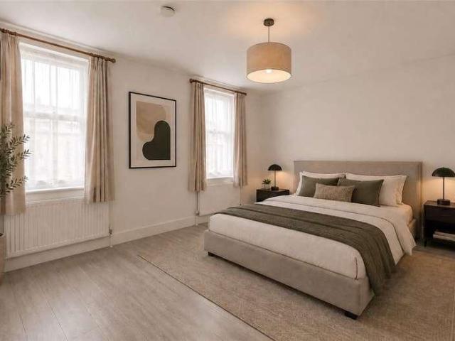 5 bed house for sale
