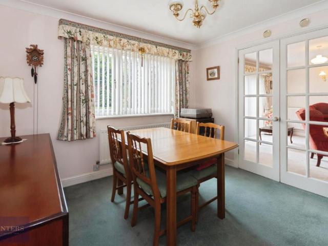 5 bed house for sale