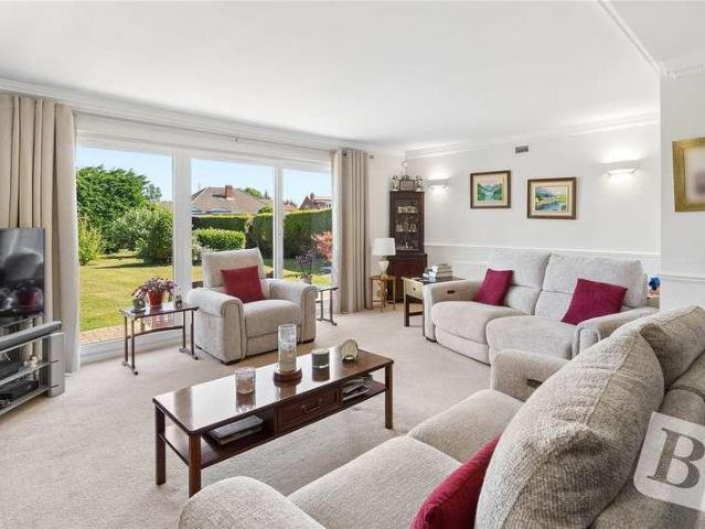 5 bed house for sale