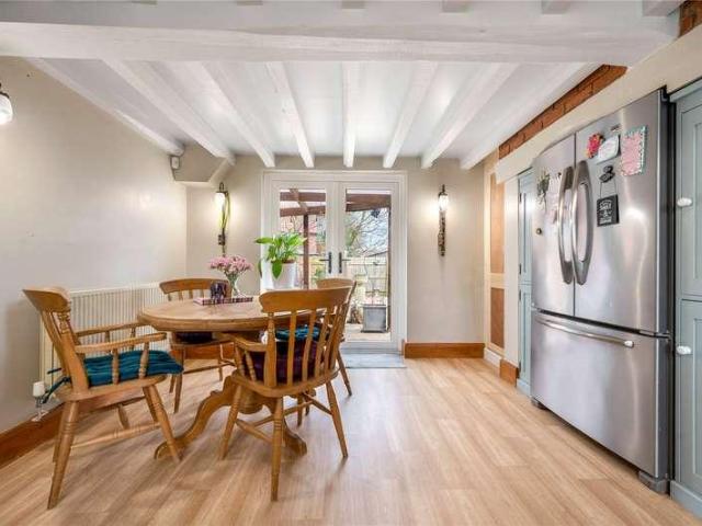 5 bed house for sale